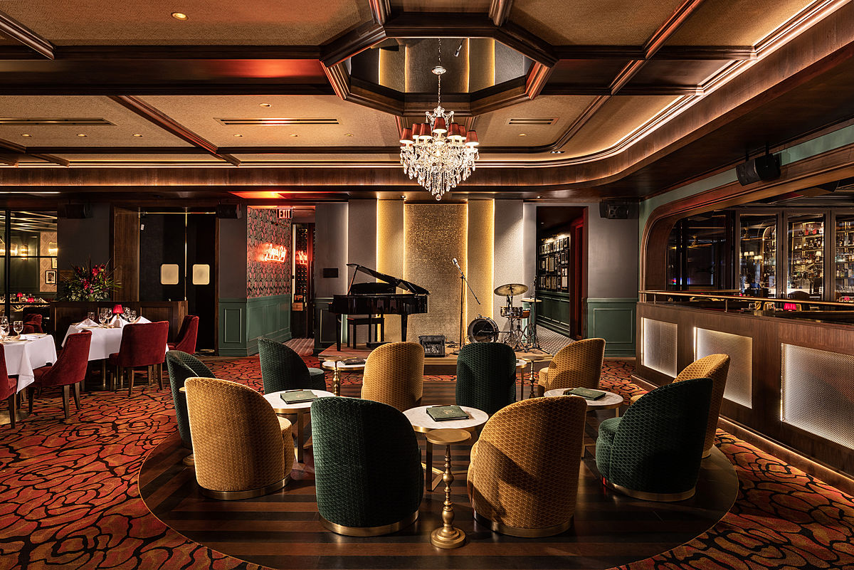 Anthony’s Runway 84 | Restaurant & Bar Design Awards