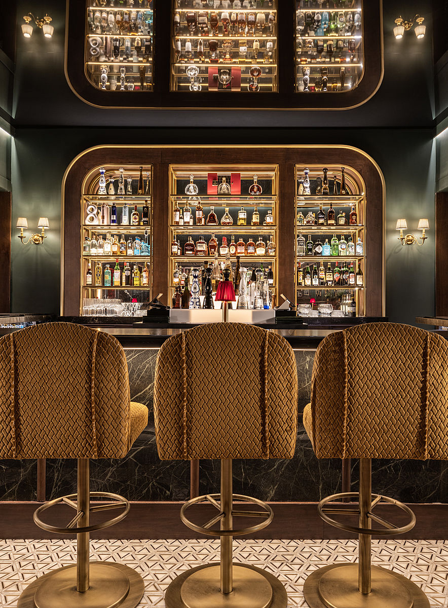 Anthony’s Runway 84 | Restaurant & Bar Design Awards