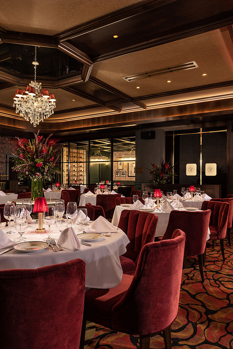 Anthony’s Runway 84 | Restaurant & Bar Design Awards